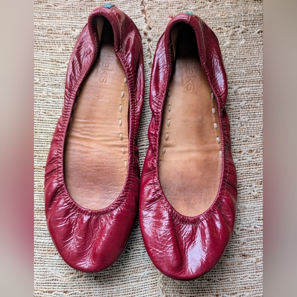 Tieks | Shoes | Tieks Ruby Red Croc Size 9 Rare Hard To Find | Poshmark